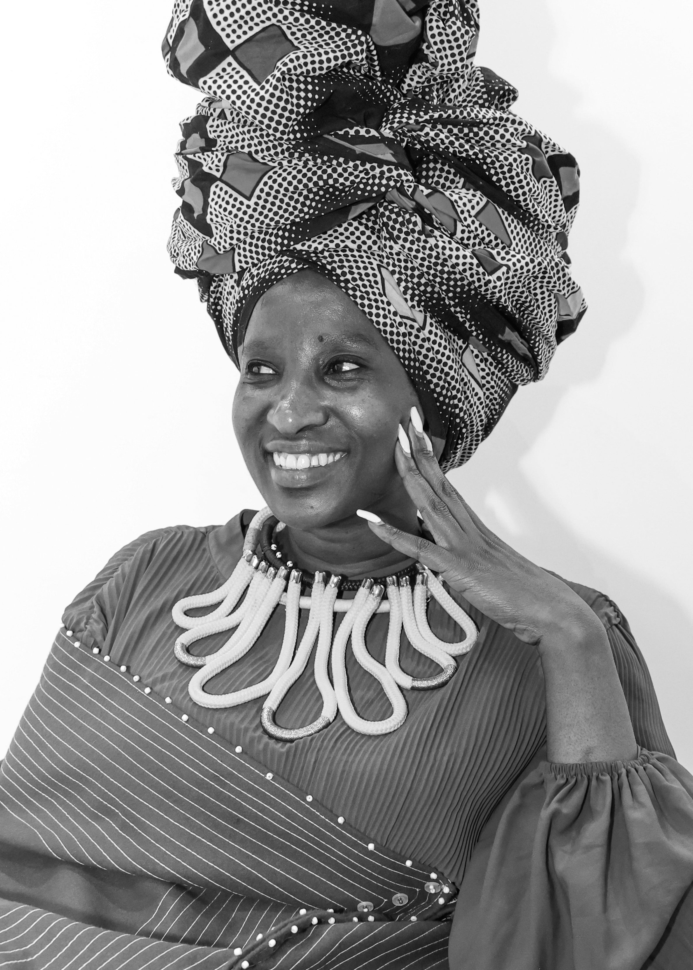 Vuyo Oyiya: Wearing Her Crown with Pride – ArtAtAfrica